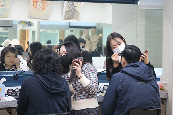 2022 사랑의메아리 합창단 헤어 & 메이크업 무료 봉사 - OMS GALLERY - 오무선 뷰티살롱